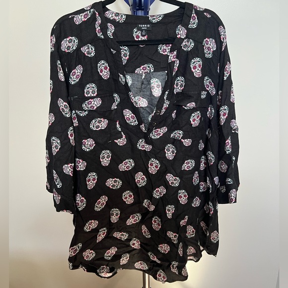 torrid | Tops | Torrid Harper Womens Blouse Black With Sugar Skulls ...